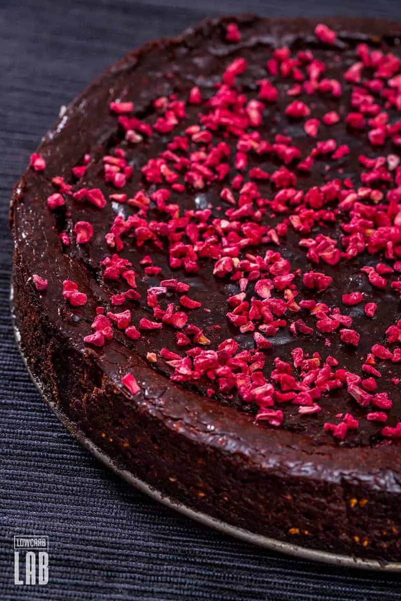 Low-Carb Dark Chocolate-Raspberry Fudge Tart – Low Carb LAB